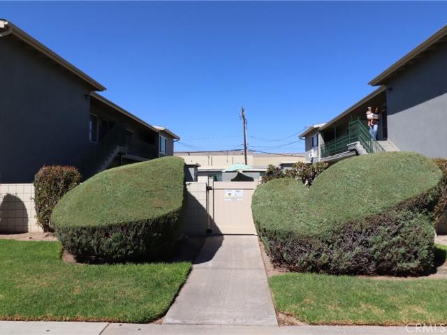 2227 E Westport Dr, Unit 2, Anaheim, CA 92806 | MLS #PW26037
