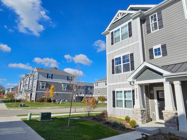 2227 Glacier Street