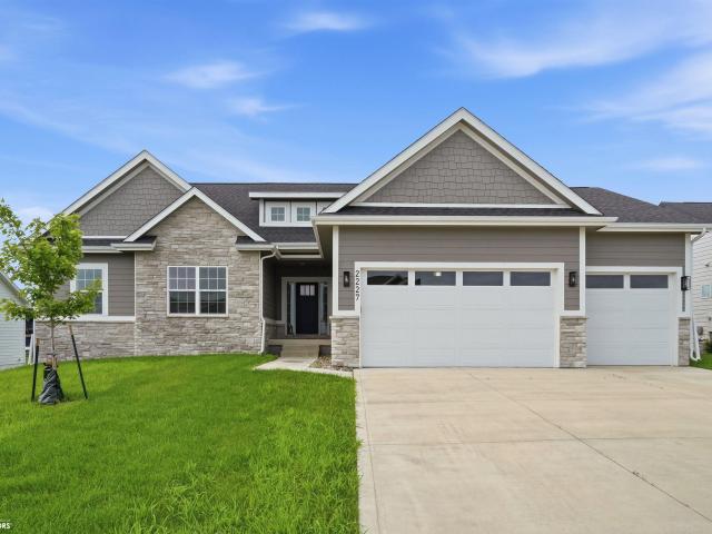2227 Green Leaf Circle