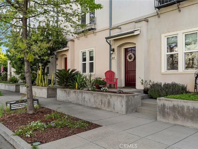 2227 Hutchinson Street