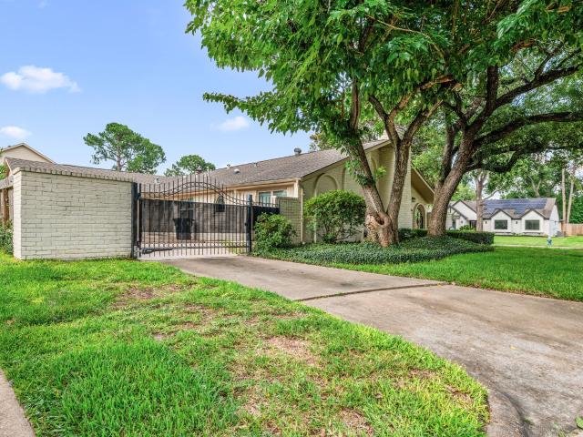 2227 Parana Drive