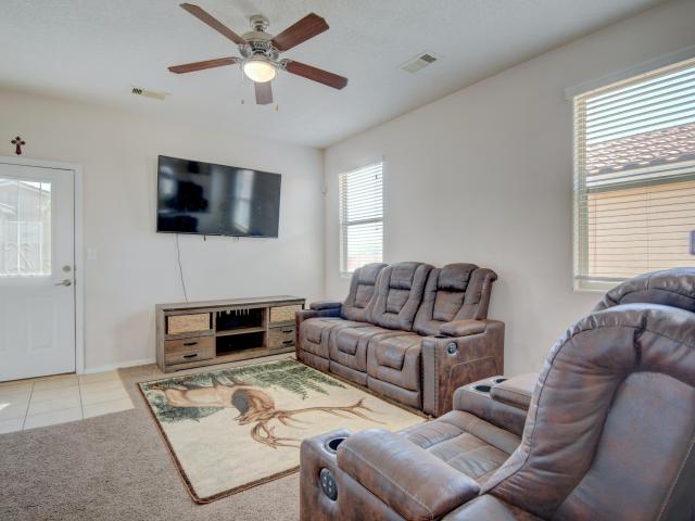 2227 Vista De Colinas Drive SE