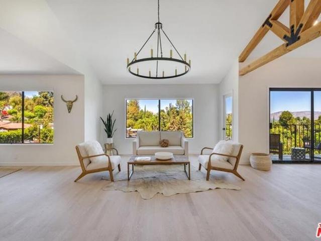 22287 Cass Ave, Woodland Hills, CA 91364