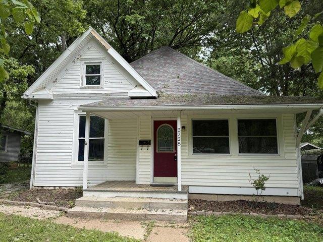 2228 N Concord Ave, Springfield, MO 65803