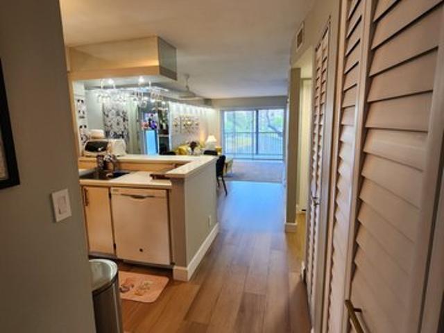 2228 N Cypress Bend Dr Apt 307, Pompano Beach, FL 33069