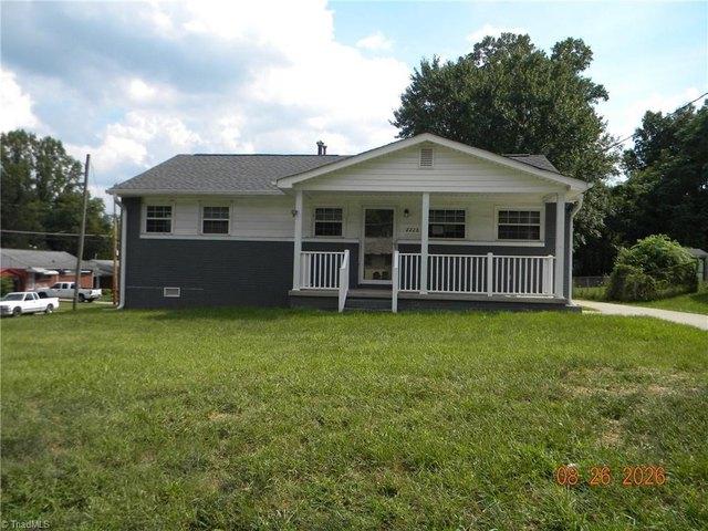 2228 NE 24th St, Winston Salem, NC 27105