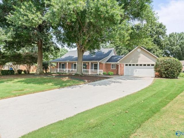 2228 Cecille Dr SW, Huntsville, AL 35803