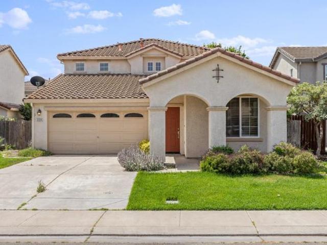 2228 Clock Tower Ct, Riverbank, CA 95367