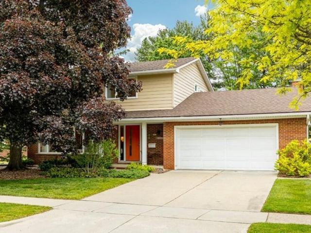 2228 Delaware Dr, Ann Arbor, MI 48103
