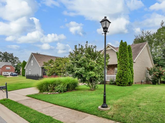 2228 Fairfax Dr