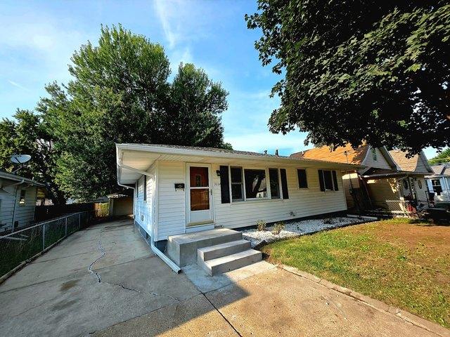 2228 Lyon St, Des Moines, IA 50317