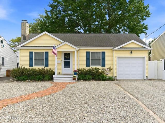 2228 Rogers Rd, Point Pleasant, NJ 08742