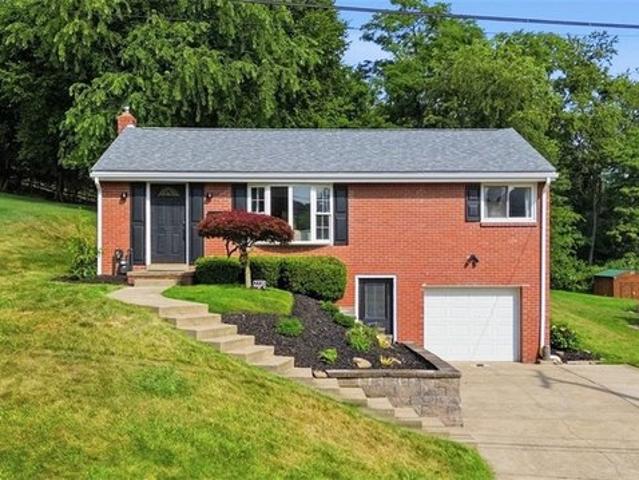 2228 Superior St, Bethel Park, PA 15102