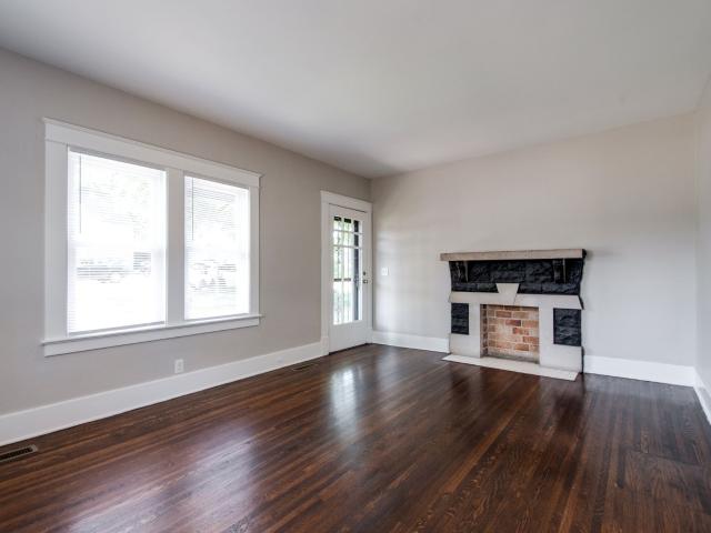 2228 Scott Ave