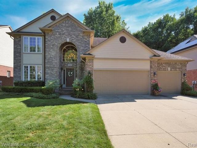 22296 Beech Knoll Dr, Macomb Township, MI 48044