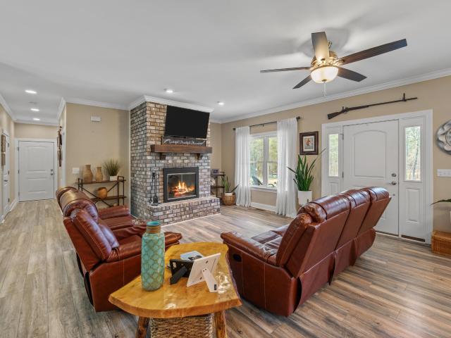 2229 Andrews Circle