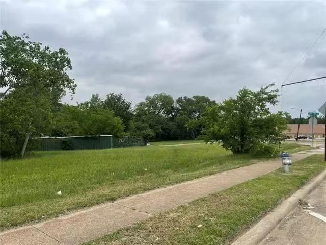 2229 Cedar Crest Blvd, Dallas, TX 75203