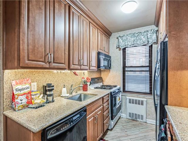 2229 Knapp Street # 1H