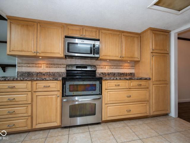 2229 W 60th Street