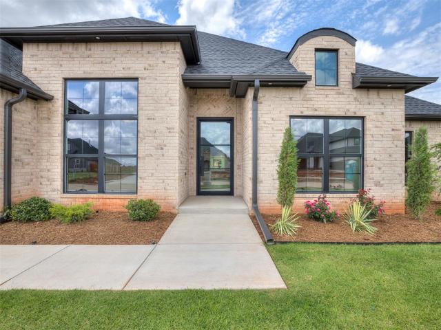2229 W Cole Drive