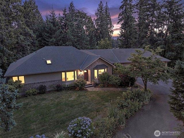 22200 Sweeney Rd SE, Maple Valley, WA 98038