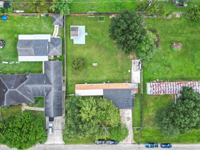 22202 Maplewood Drive