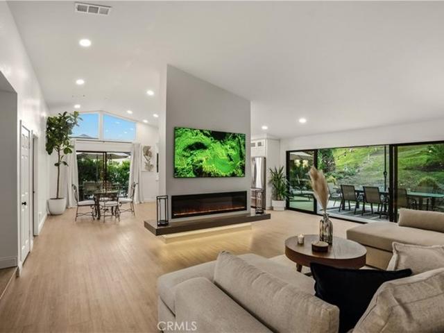 22207 Vacation Dr, Canyon Lake, CA 92587