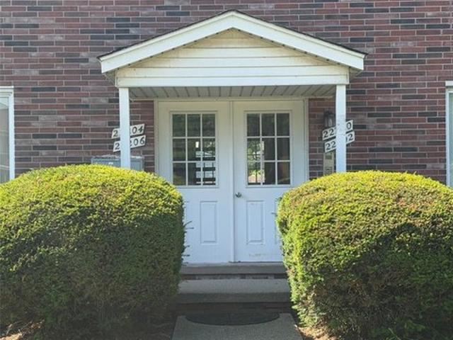 22204 E 11 Mile Rd, Saint Clair Shores, MI 48081