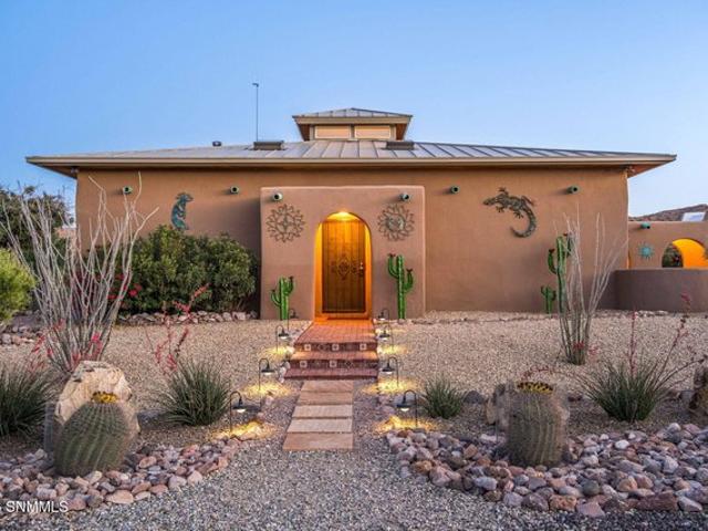 22205 N Valley Dr, Radium Springs, NM 88054