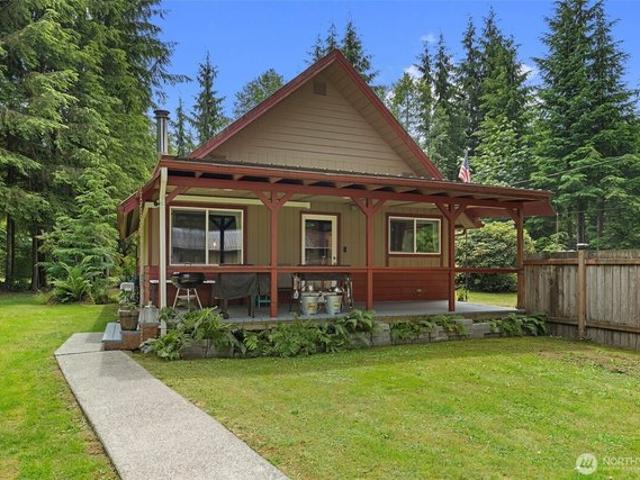 22205 S Forest Loop Rd, Granite Falls, WA 98252