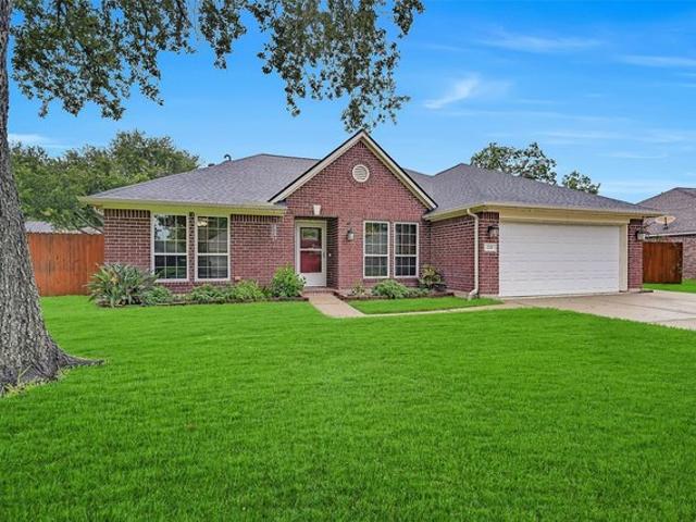 2220 Manchester Ln, Pearland, TX 77581