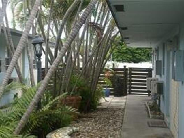 2220 N 19th Ave, Unit 8, Hollywood, FL 33020 | MLS #B26011 | Compass