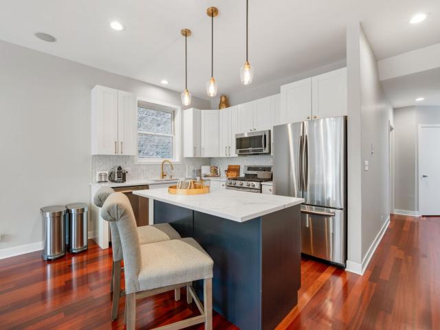 2220 N Seeley Avenue # 2