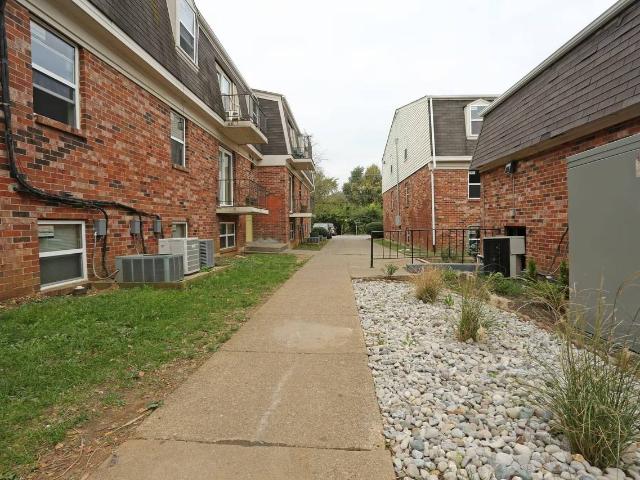 2220 Apartments 2 Bedroom Apartment for Rent at 2220 Devonport Dr, Lexington, KY 40504