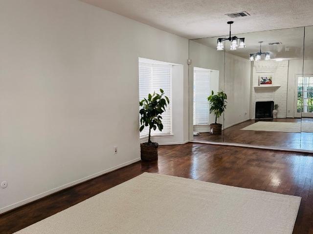 2220 Bering Drive 12