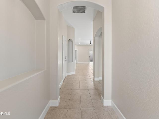 2220 e clubhouse drive