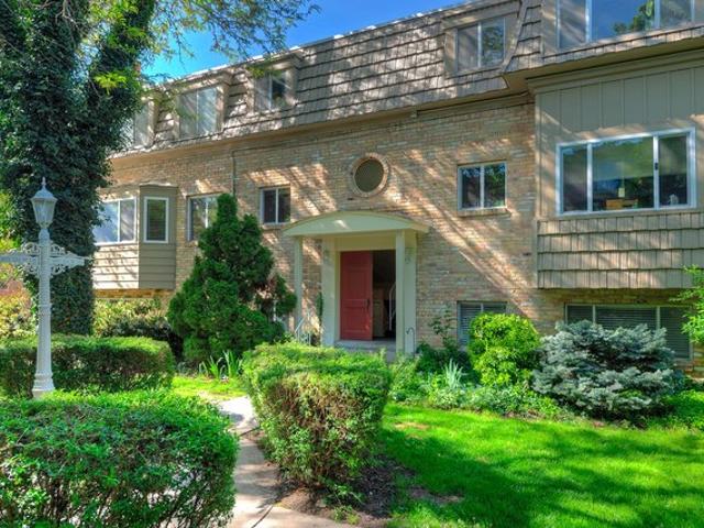 2220 E Murray Holladay Rd Apt 330, Salt Lake City, UT 84117