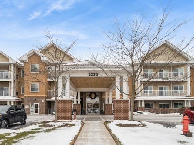 2220 Founders Dr Apt 117, Northbrook, IL 60062