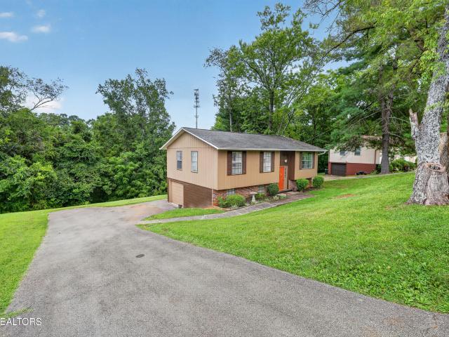 2220 Highland Rd