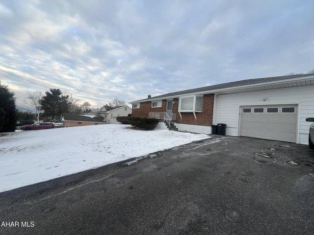 2220 Hixton Rd, Duncansville, PA 16635
