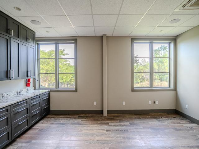 2220 lakeway blvd # 120