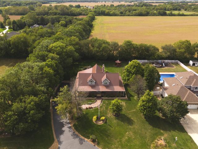 2220 Sunset View Lane