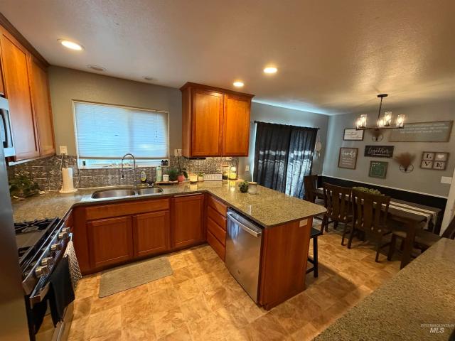 2220 Schaefer Dr