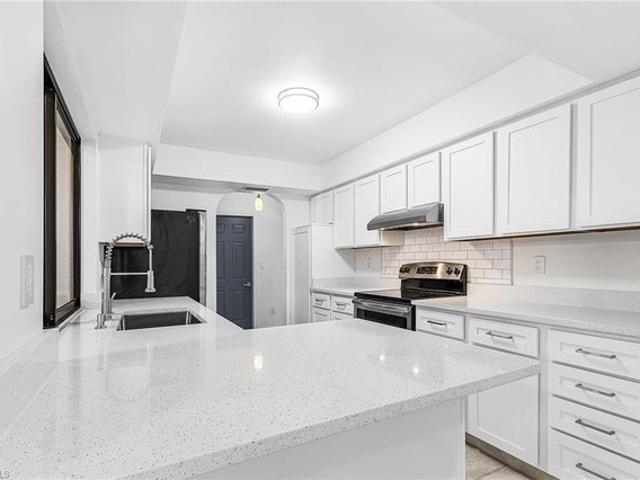2220 SE 8th Ter, Cape Coral, FL 33990