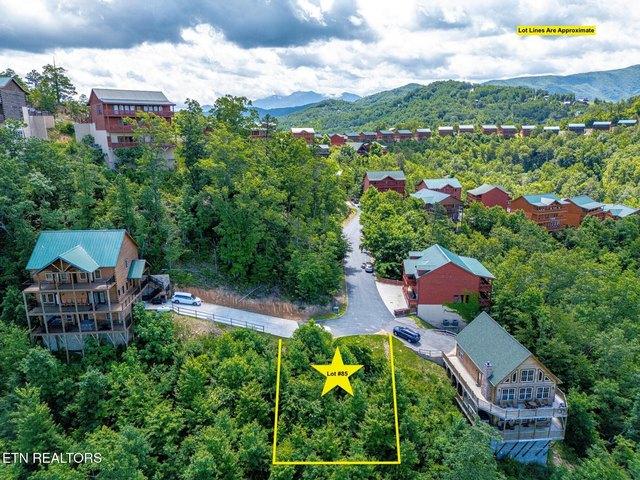 2220 Smoky Overlook Way, Sevierville, TN 37862