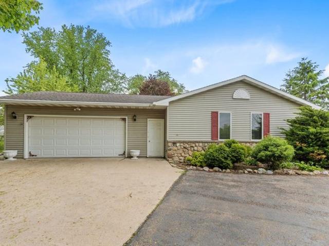 2220 W 20th Ave, Oshkosh, WI 54904