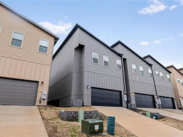 2220 W Million Lane