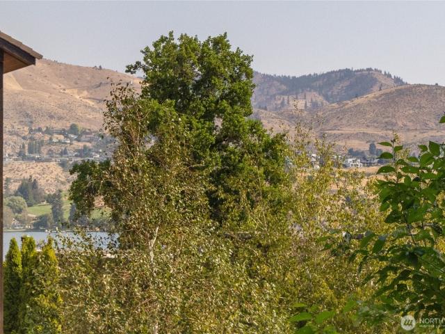 2220 W Woodin Ave, Unit 106, Chelan, WA 98816 | MLS #2494