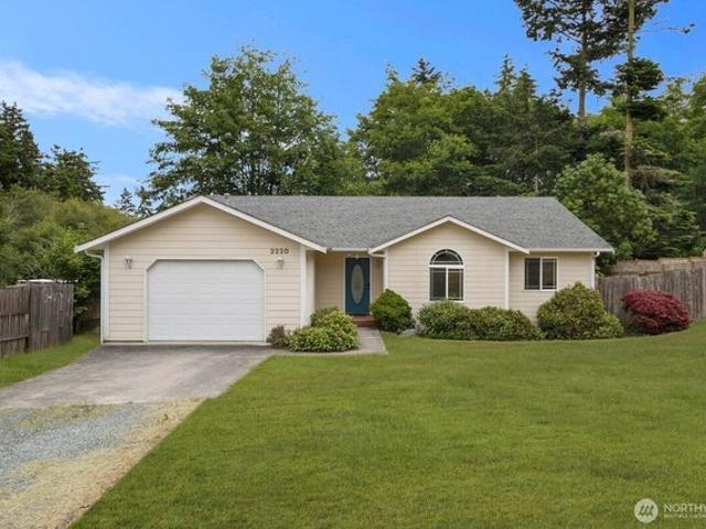 2220 Williams Rd, Oak Harbor, WA 98277