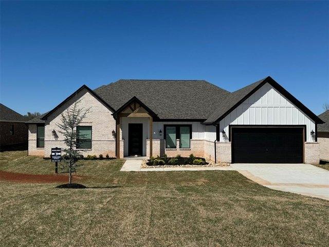2220 Wintercreek Blvd, Blanchard, OK 73010